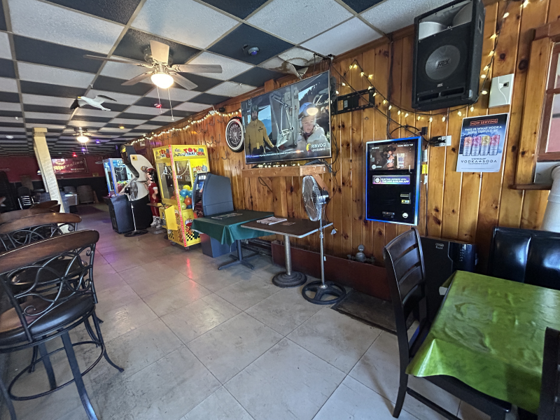 Dine – Lakeview Hotel, Restaurant and Shop